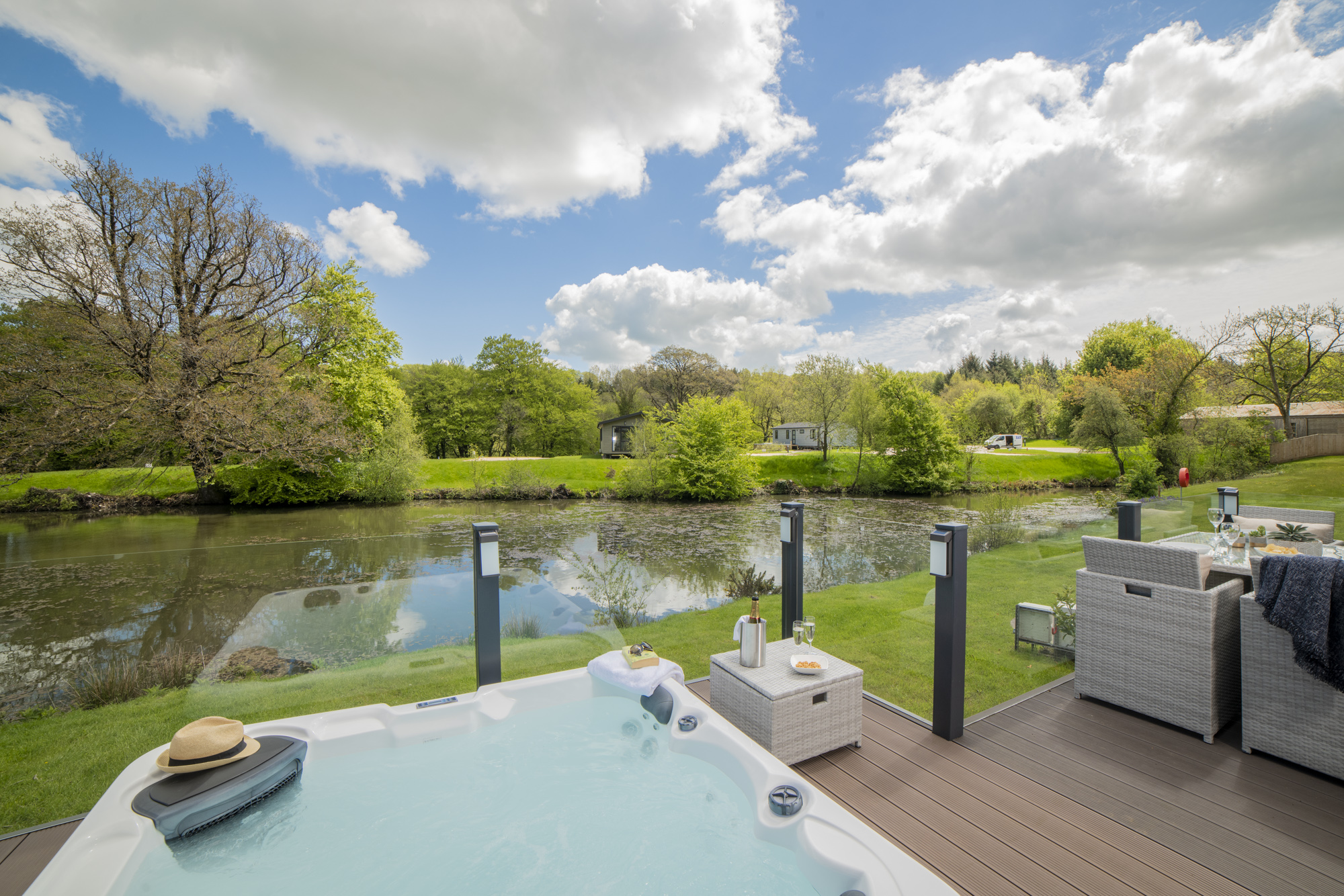 Dog Friendly Holidays in Devon | Pet Friendly Breaks | Lakeview Manor