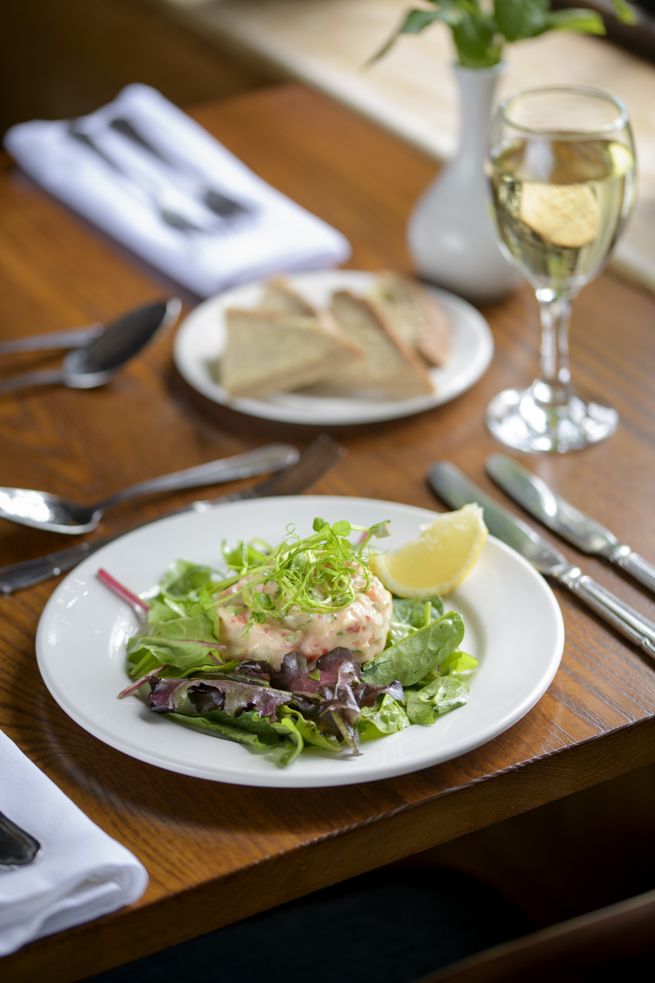 The Dabbling Duck Restaurant and Bar | Lakeview Manor