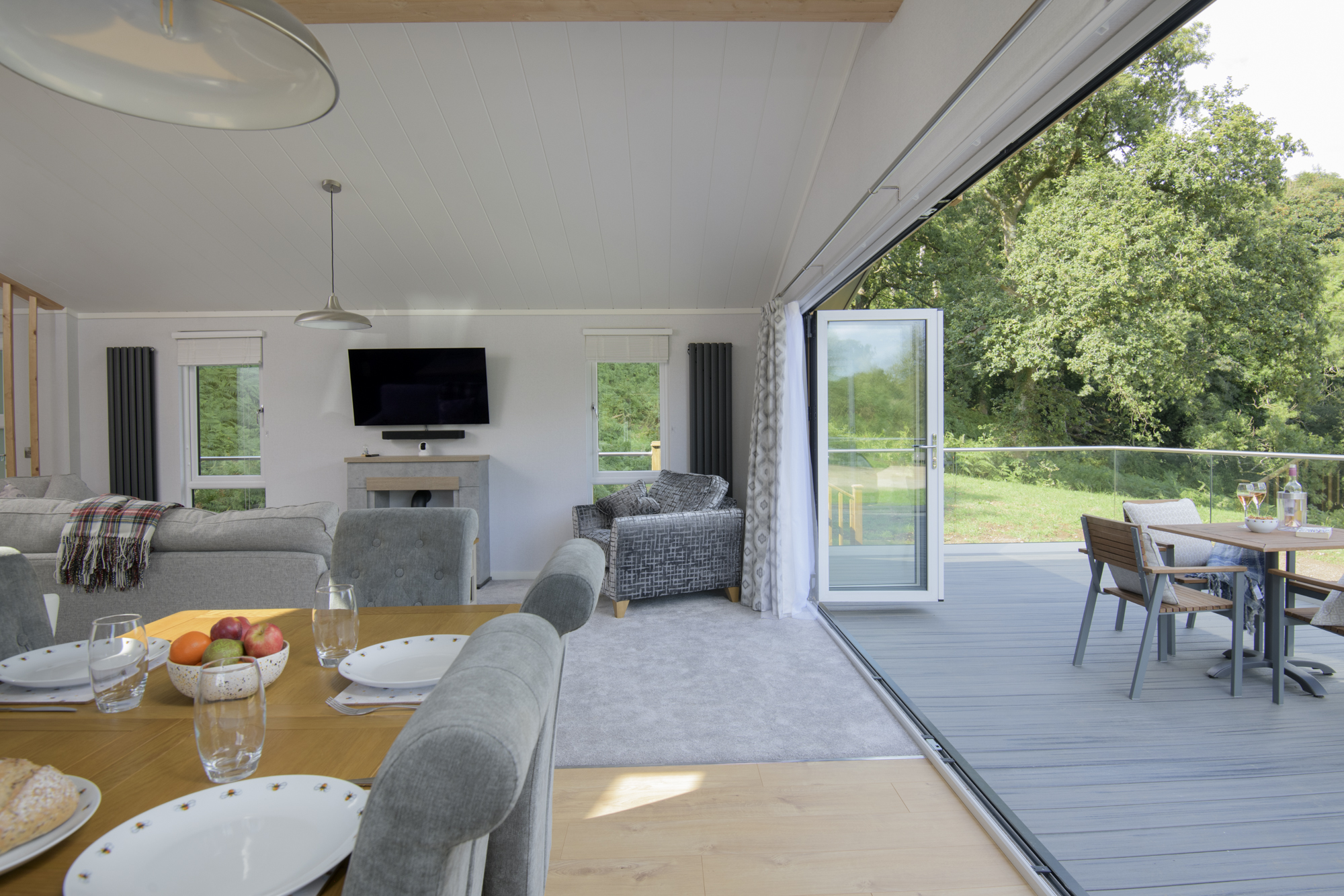 Luxury Holiday Lodges & Hotel in Devon | Lakeview Manor
